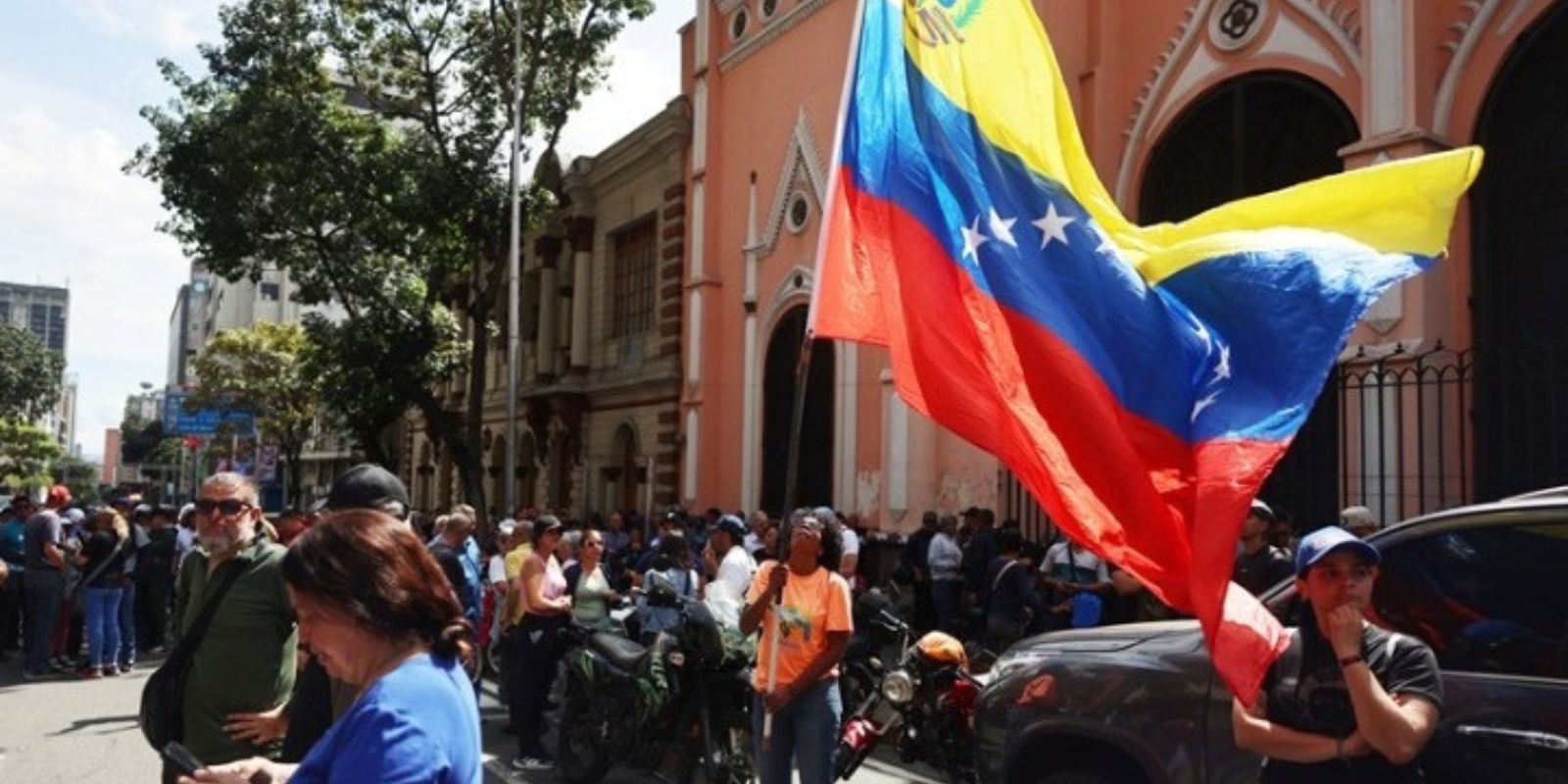 Ο γιος του Μαδούρο καλεί τους υποστηρικτές του να βγουν στον δρόμο ...